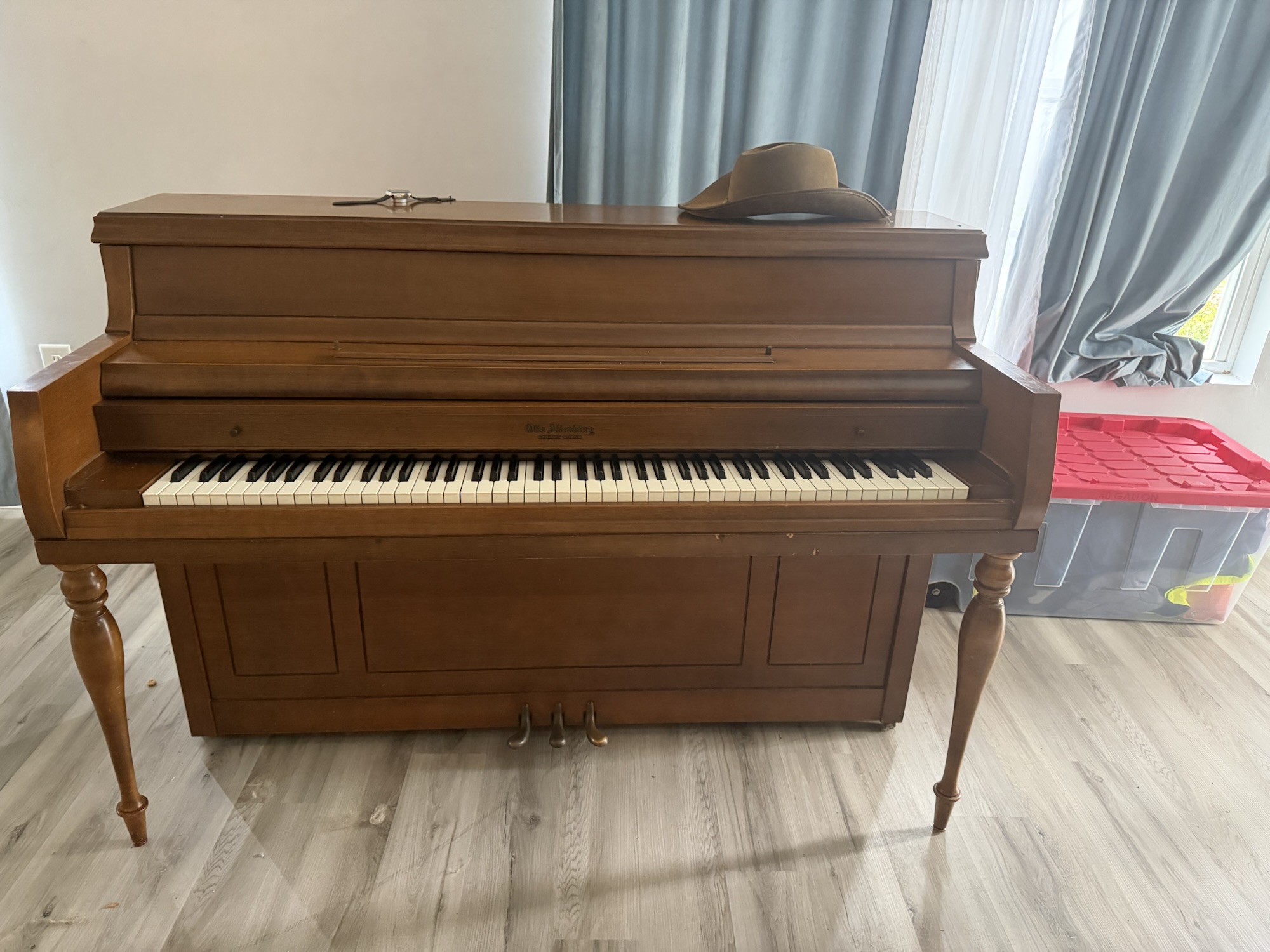 Free Piano, Must pick up | Homeschool!